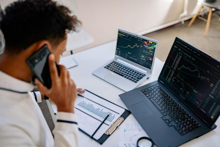 Best CRM for Employee Management in 2025 - Nimble Blog